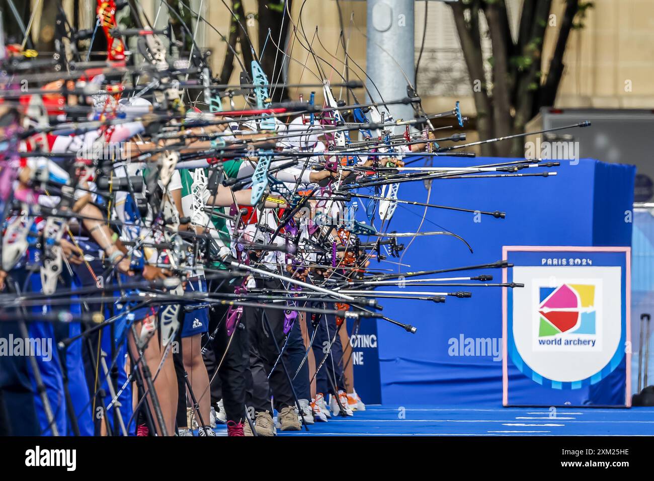 Shooting line illustration Women's Individual Ranking Round Archery ...