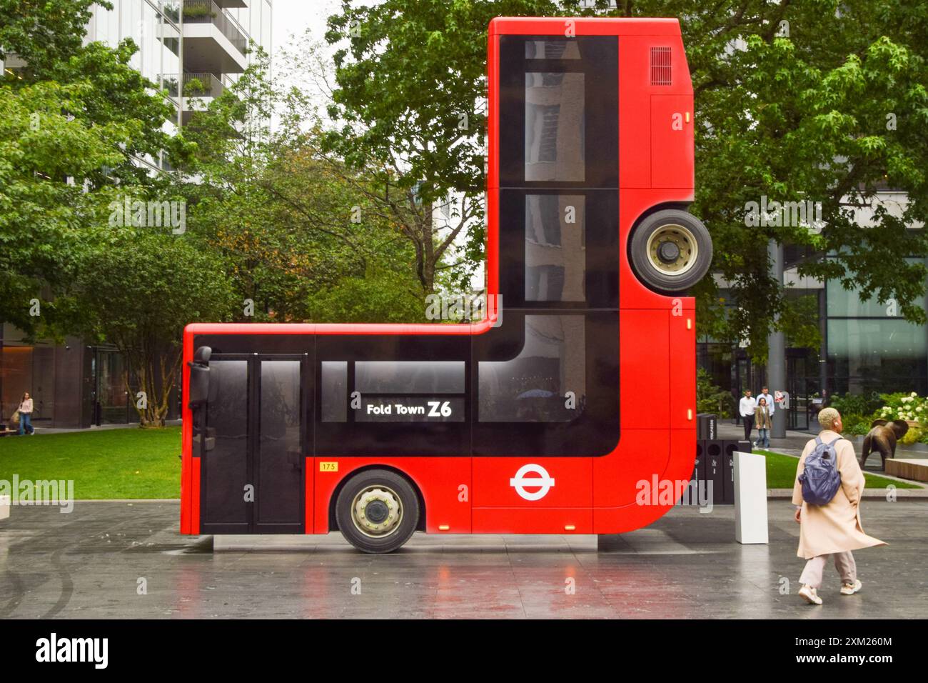 Samsung galaxy z fold6 hi-res stock photography and images - Alamy