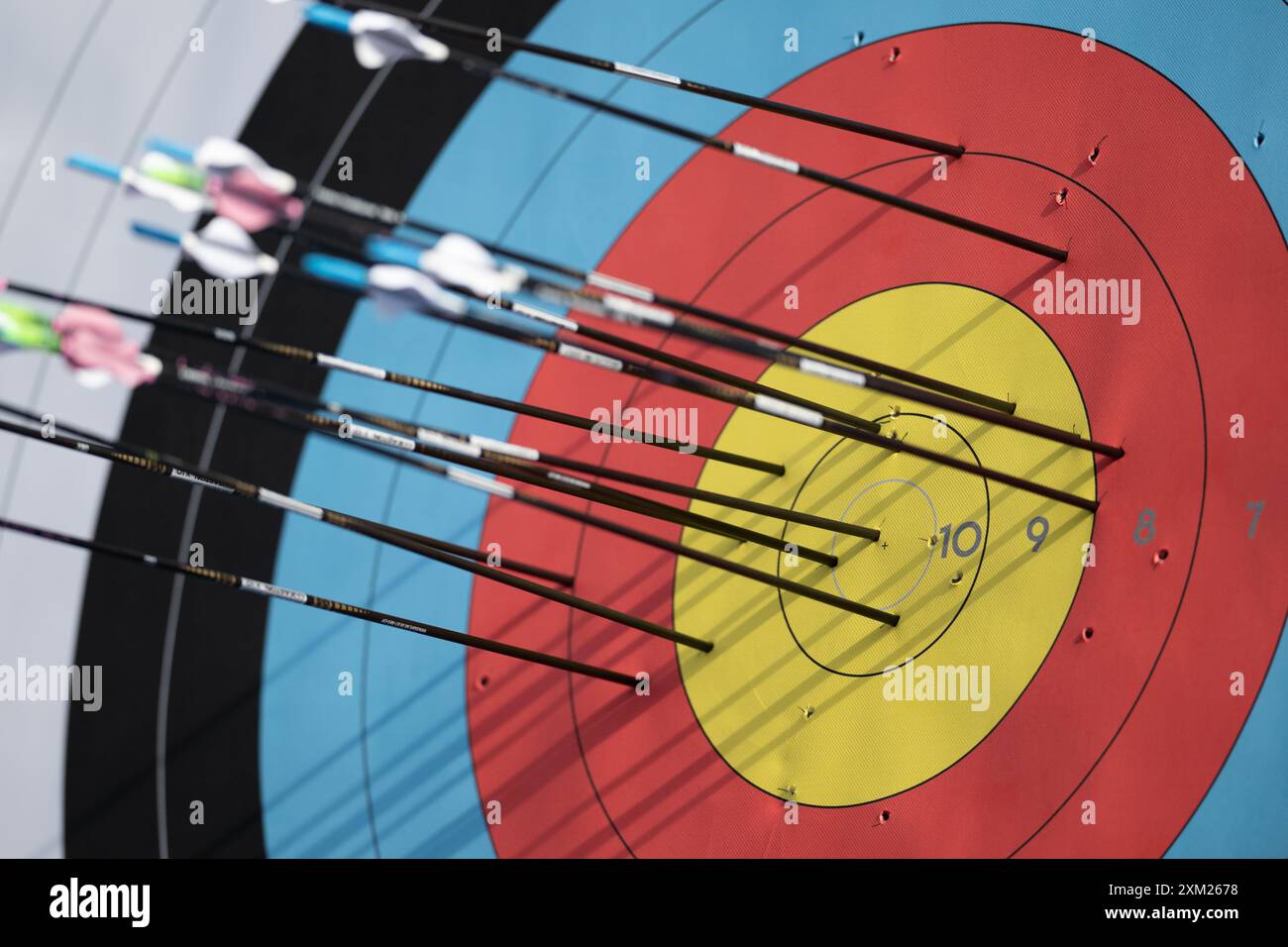 Olympic bow women hi-res stock photography and images - Alamy