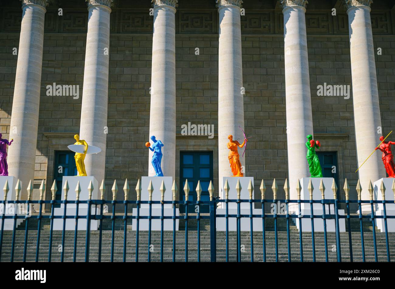 Paris 2024 olympic statues Stock Photo - Alamy