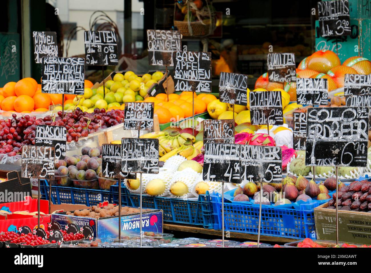 Obst und gemüsestand hi-res stock photography and images - Alamy