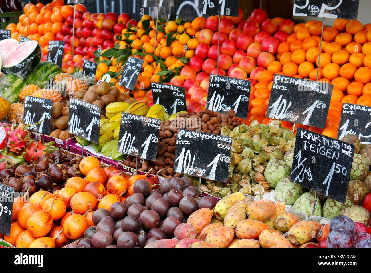 Obst obstmarkt hi-res stock photography and images - Alamy
