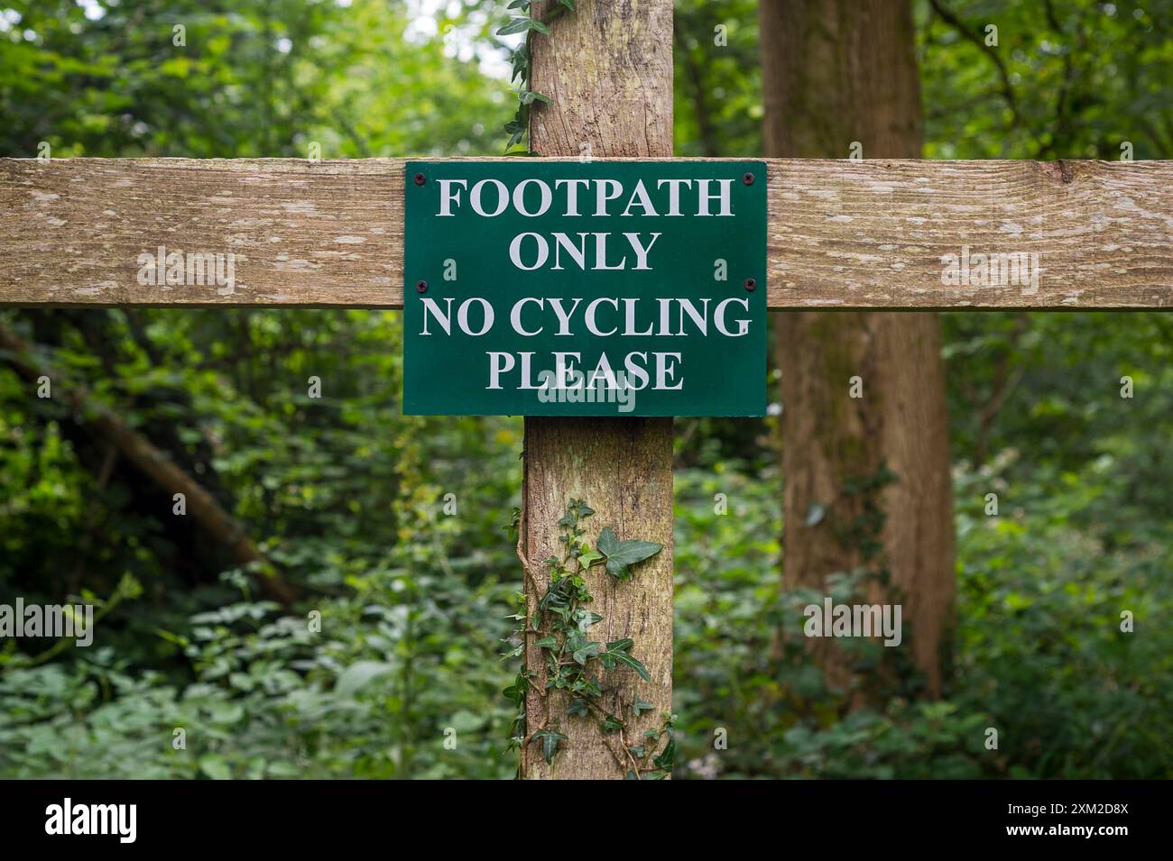 No cycling forbidden sign hi-res stock photography and images - Alamy