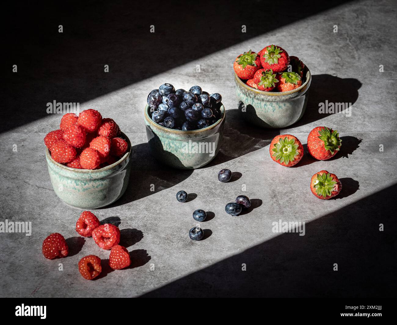 Blueberries image summer fruit hi-res stock photography and images - Alamy