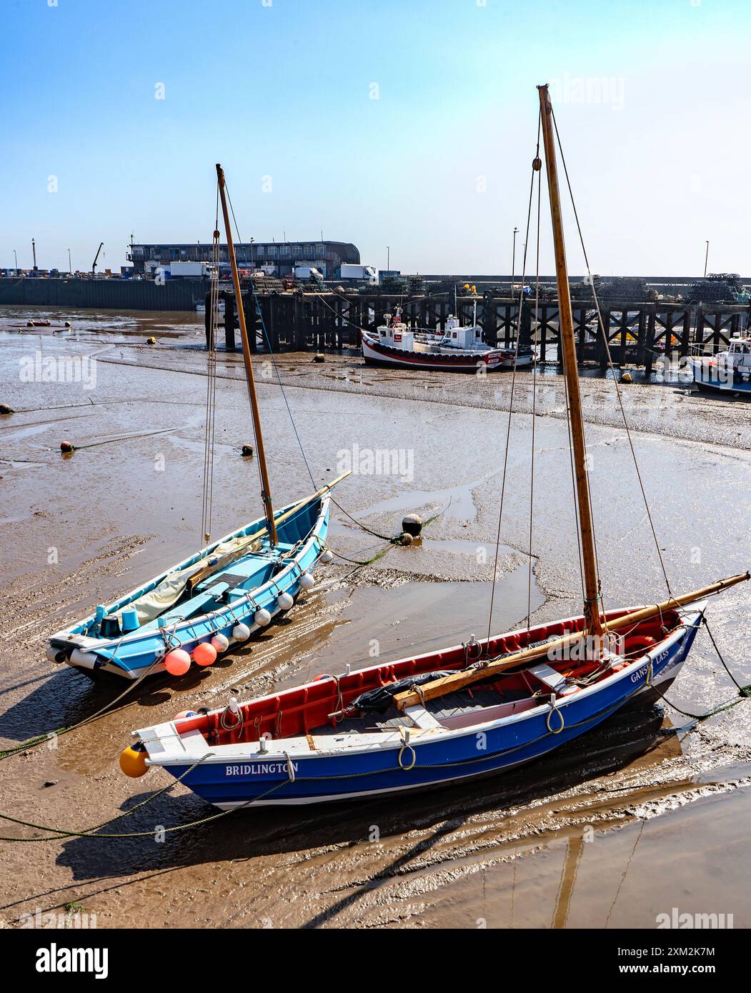 Beached boats in Bridlington Harbour, Yorkshire Stock Photo - Alamy