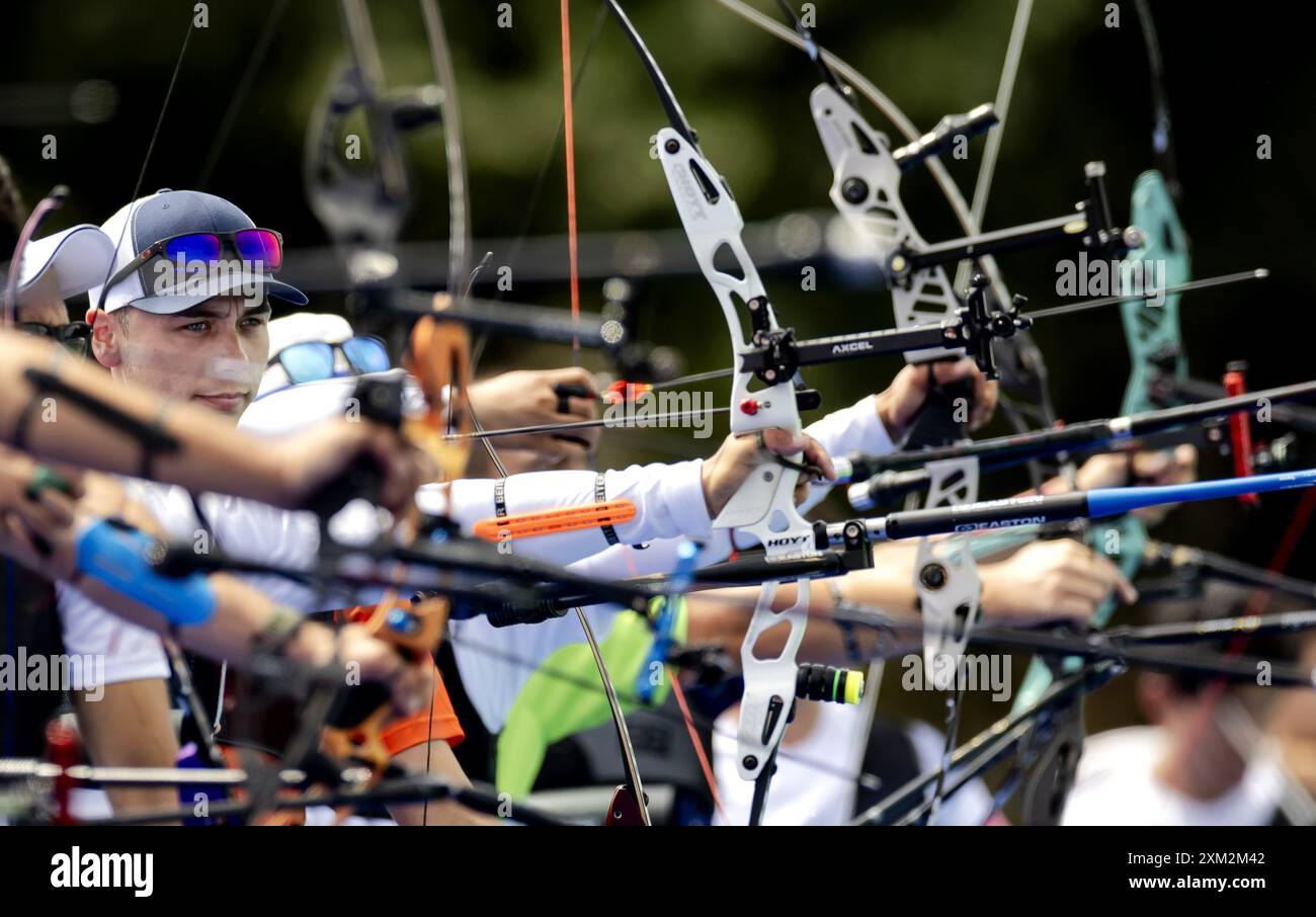 PARIS - Archer Steve Wijler in action during the qualifications. The ...