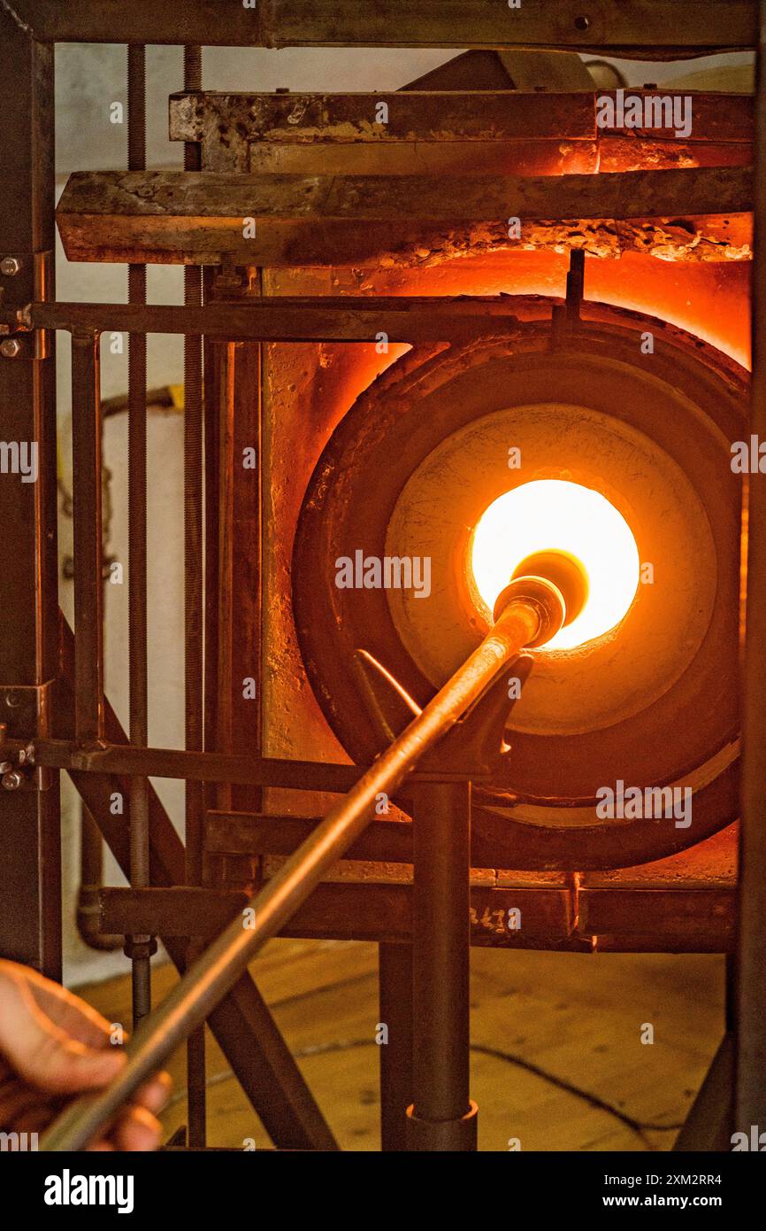 Glassblowing uk hi-res stock photography and images - Alamy