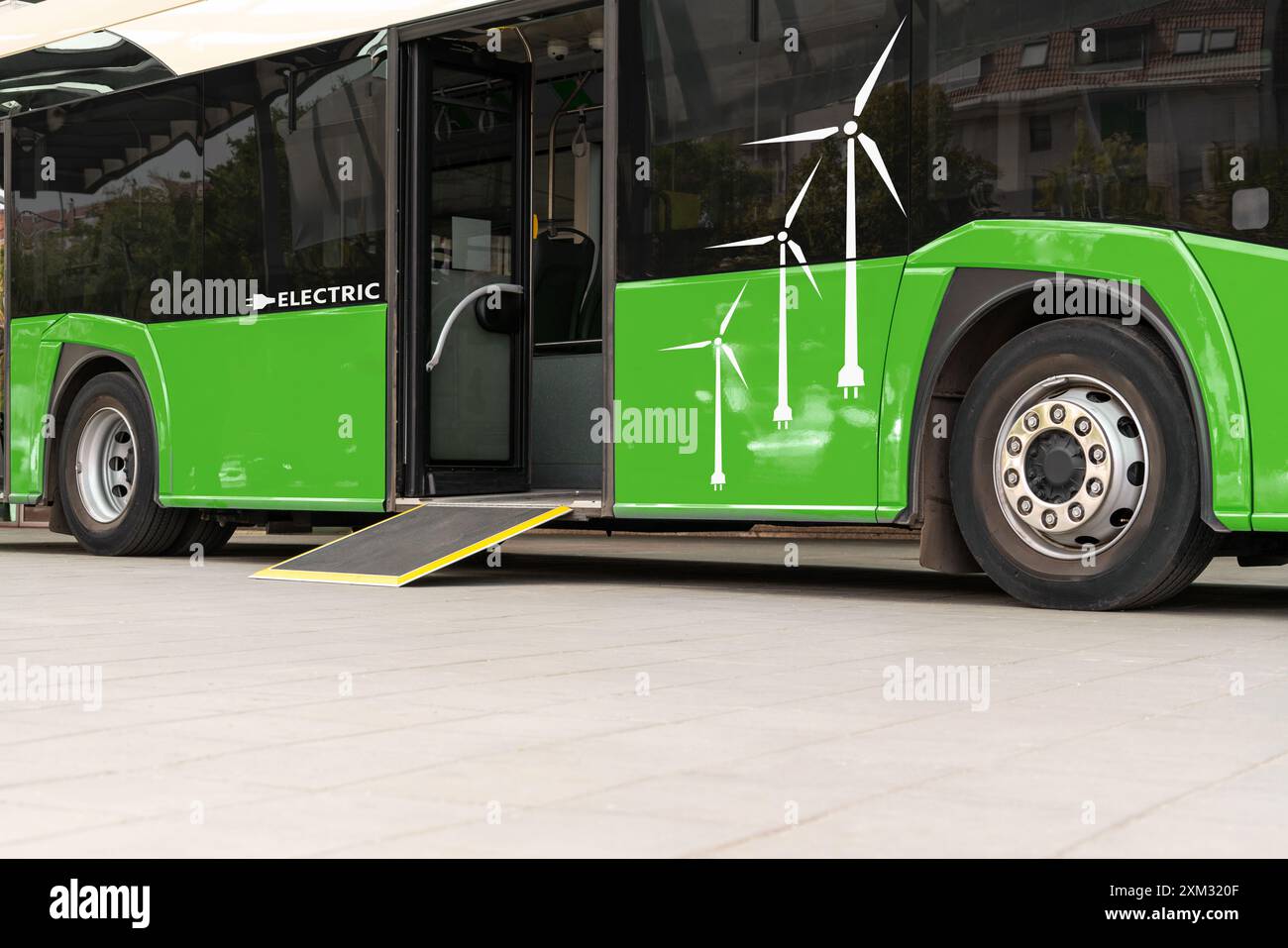 Green energy bus hi-res stock photography and images - Alamy