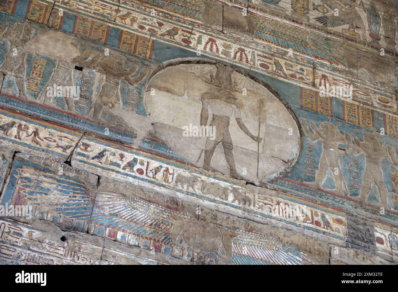 The ceiling at Esna Temple, Egypt Stock Photo - Alamy