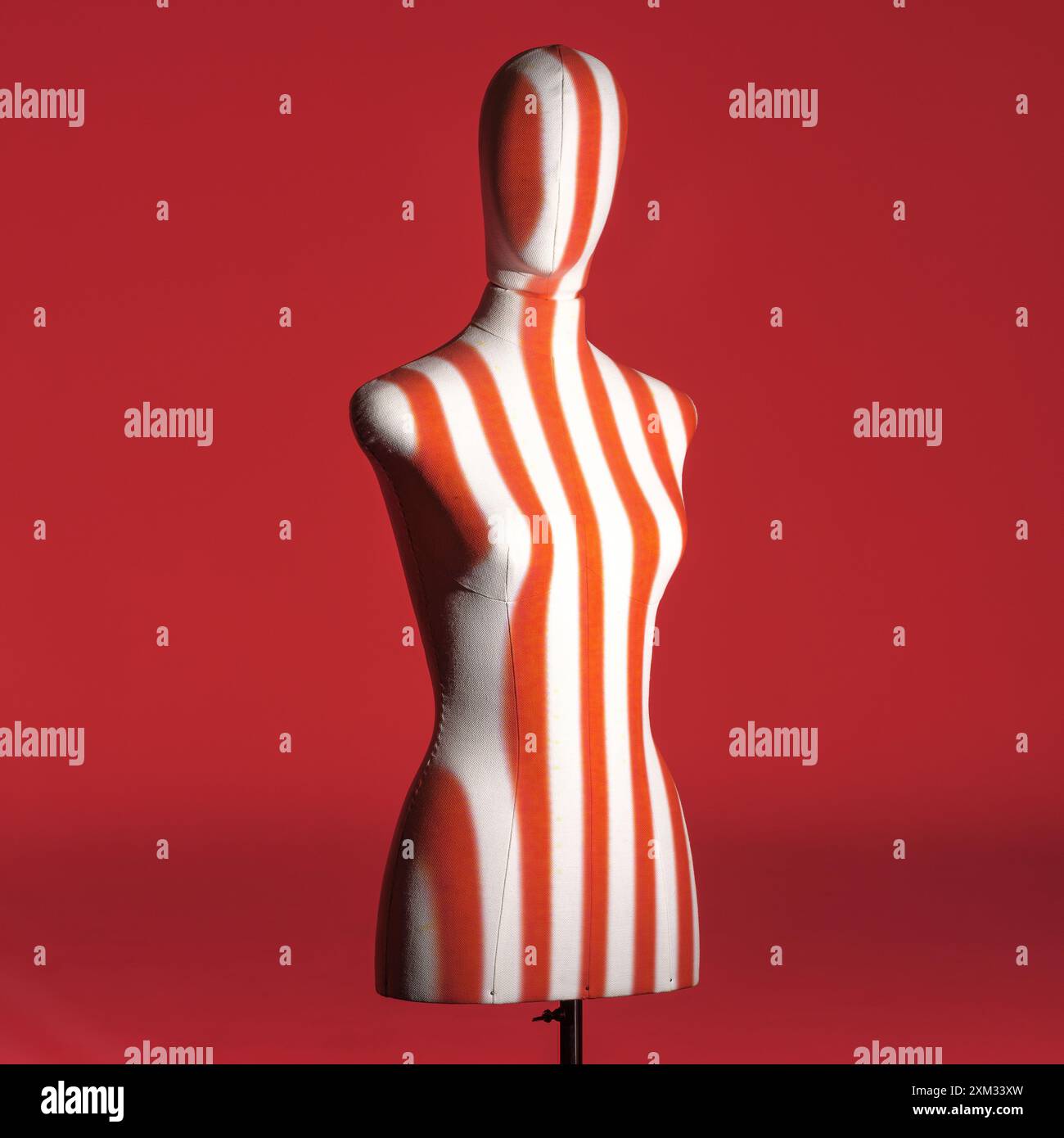 Butler mannequin hi-res stock photography and images - Alamy