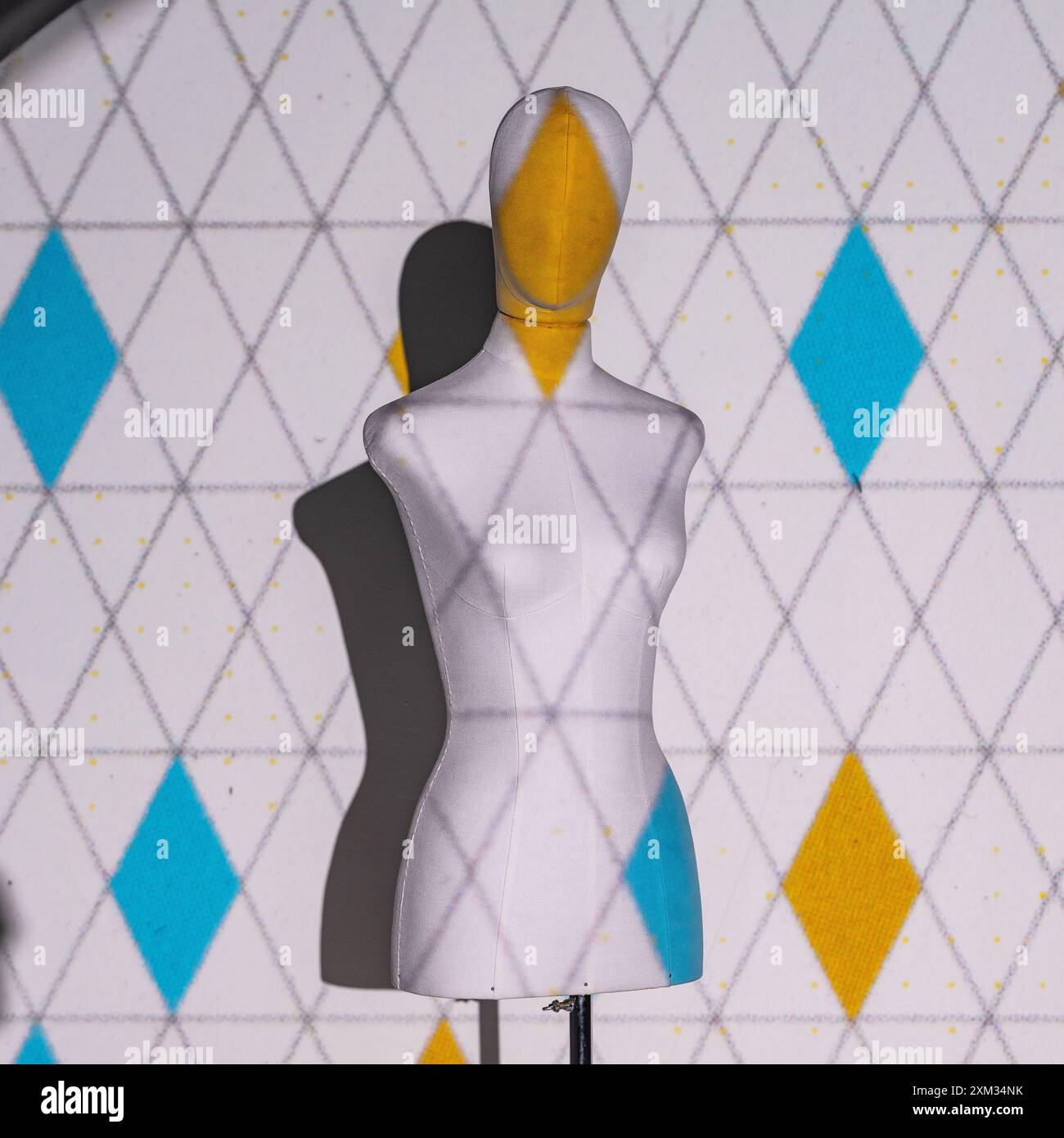 Butler mannequin hi-res stock photography and images - Alamy