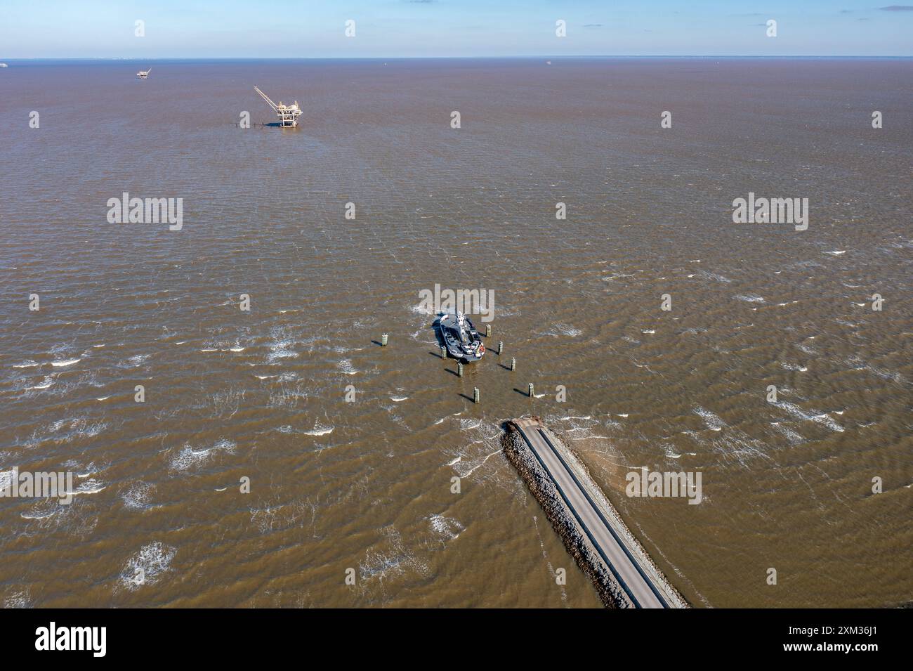 Images of the Mobile Bay Ferry - Fort Morgan Landing in very strong ...