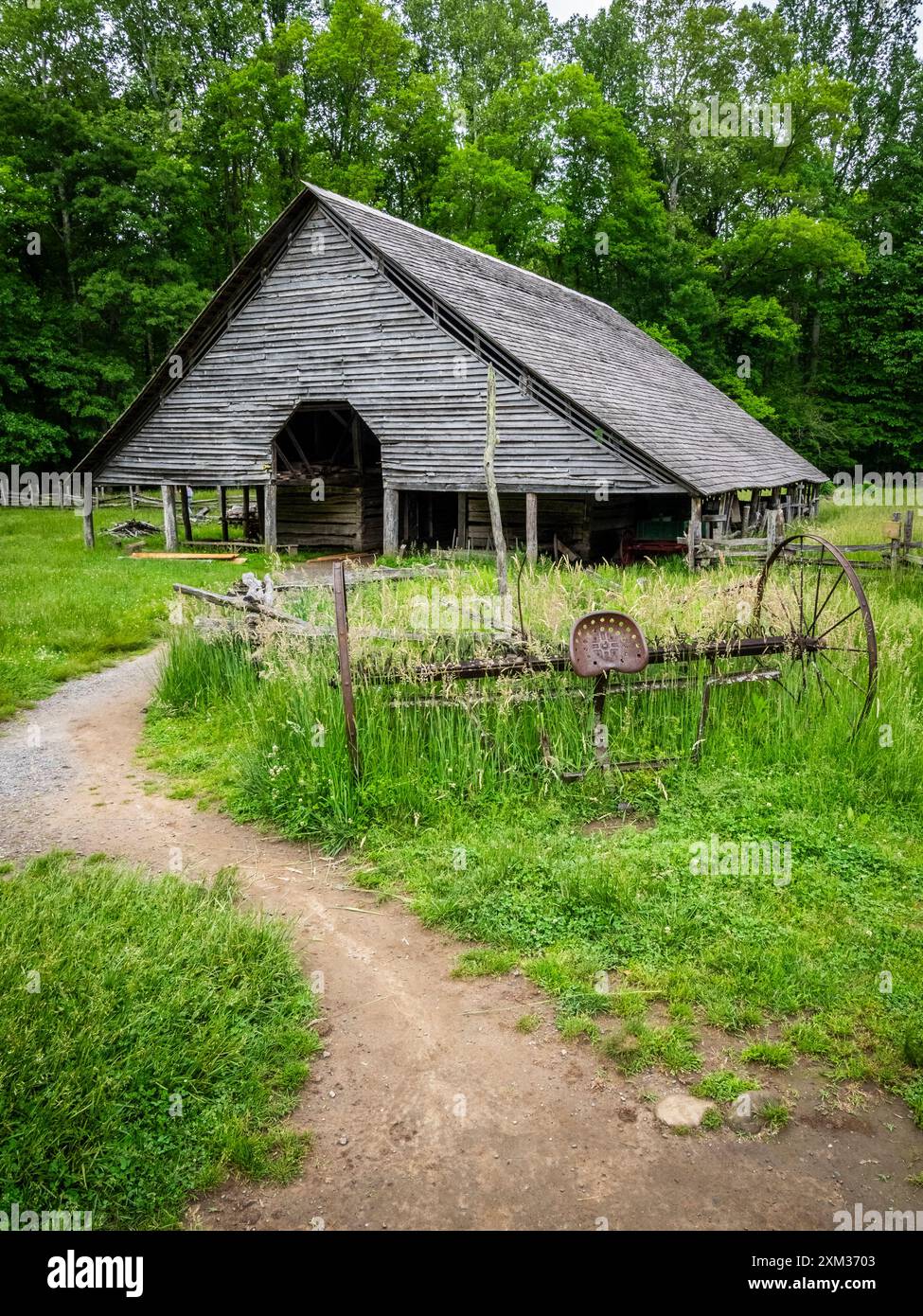 Mountain Farm Museum at the Oconaluftee Visitor Center in the Great ...
