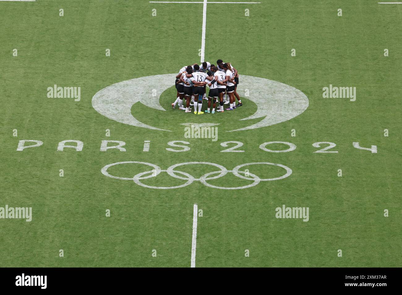 Paris, Ile de France, France. 25th July, 2024. Team Fiji huddles on the ...