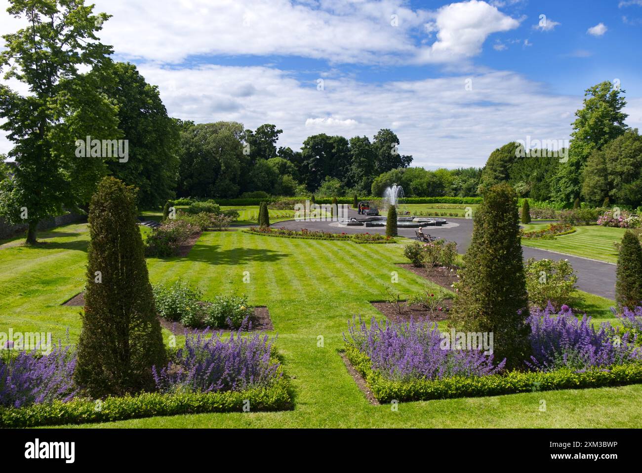 Kilkenny castle garden hi-res stock photography and images - Alamy