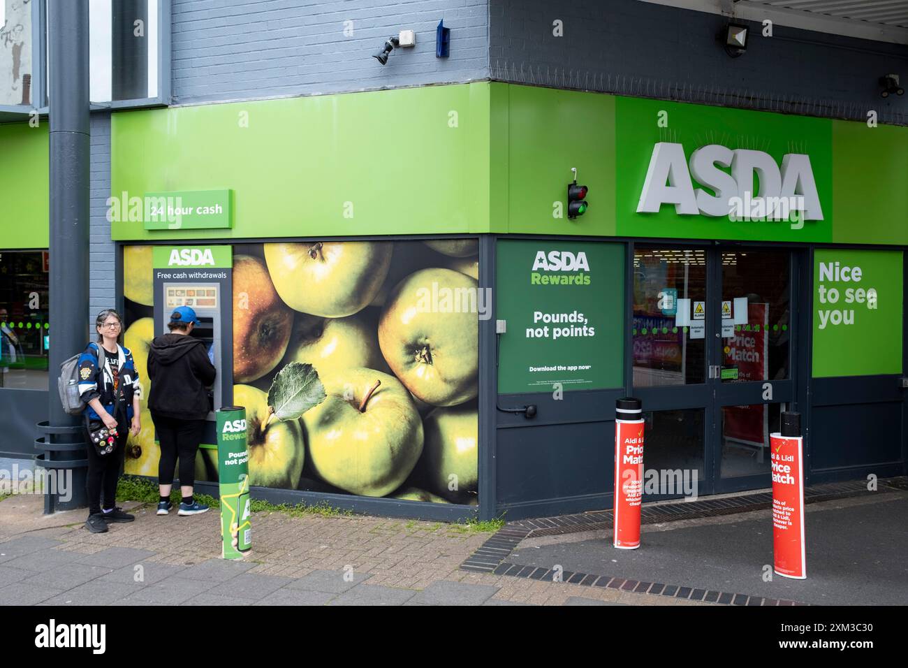 National chain supermarkets hi-res stock photography and images - Alamy