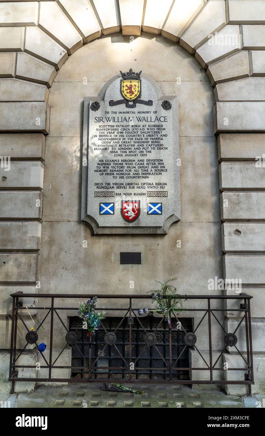 Memorial to Scottish hero William Wallace in Smithfields,London,England ...