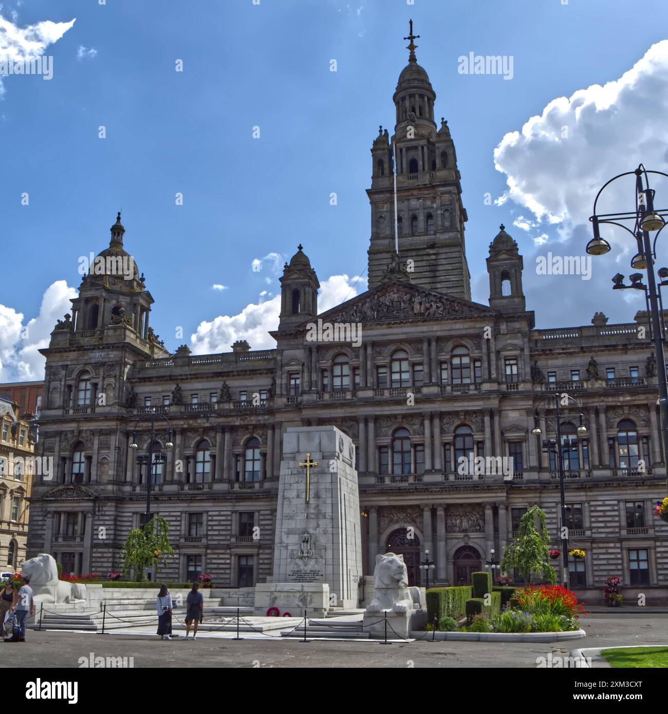 The Cenotaph War memorial and City Chambers, George Square,Glasgow ...