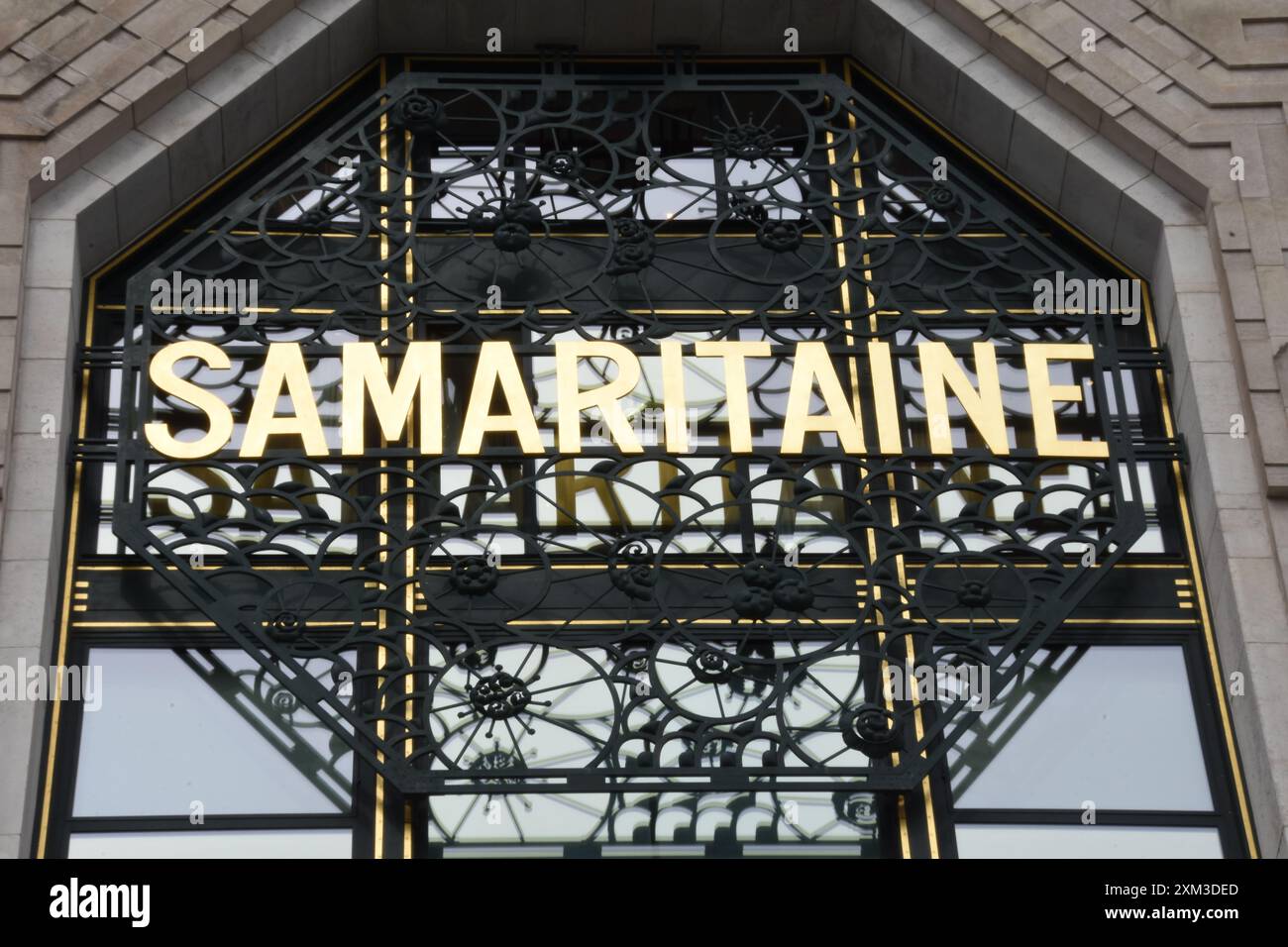Le bâtiment de la Samaritaine à Paris Stock Photo - Alamy