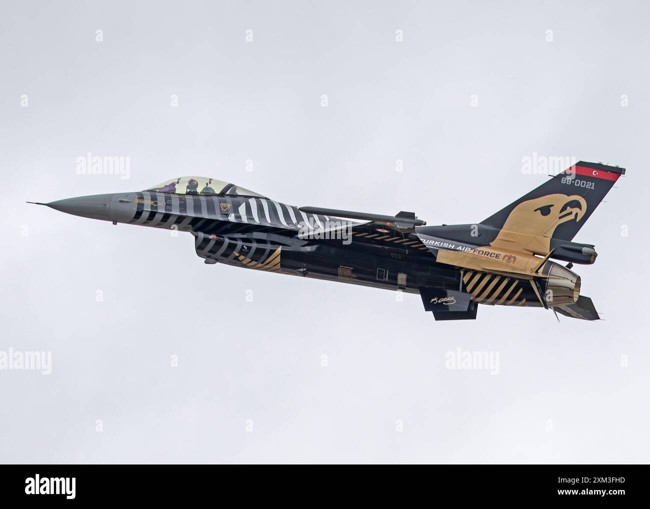 Turkish Air Force General Dynamics F-16CG Fighting Falcon “Solo Turk ...