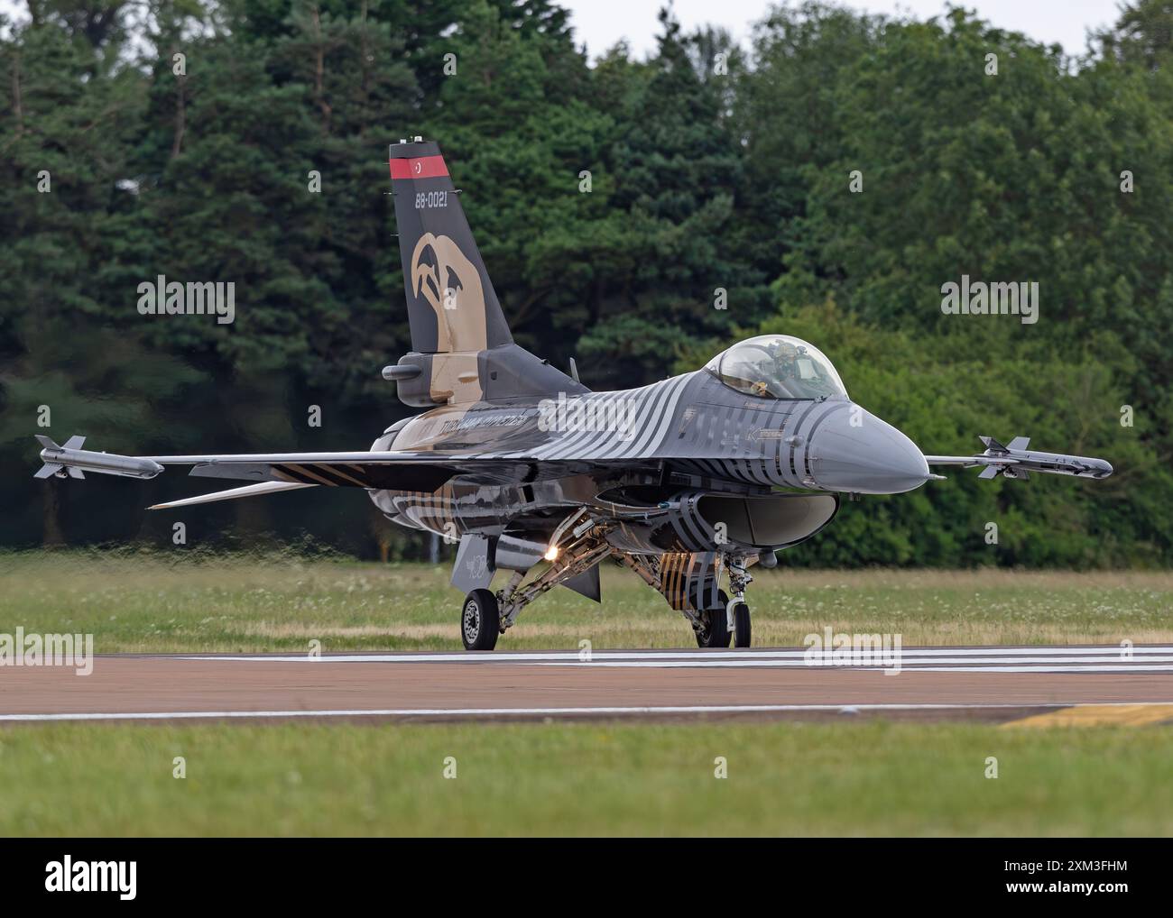 Turkish Air Force General Dynamics F-16CG Fighting Falcon “Solo Turk ...