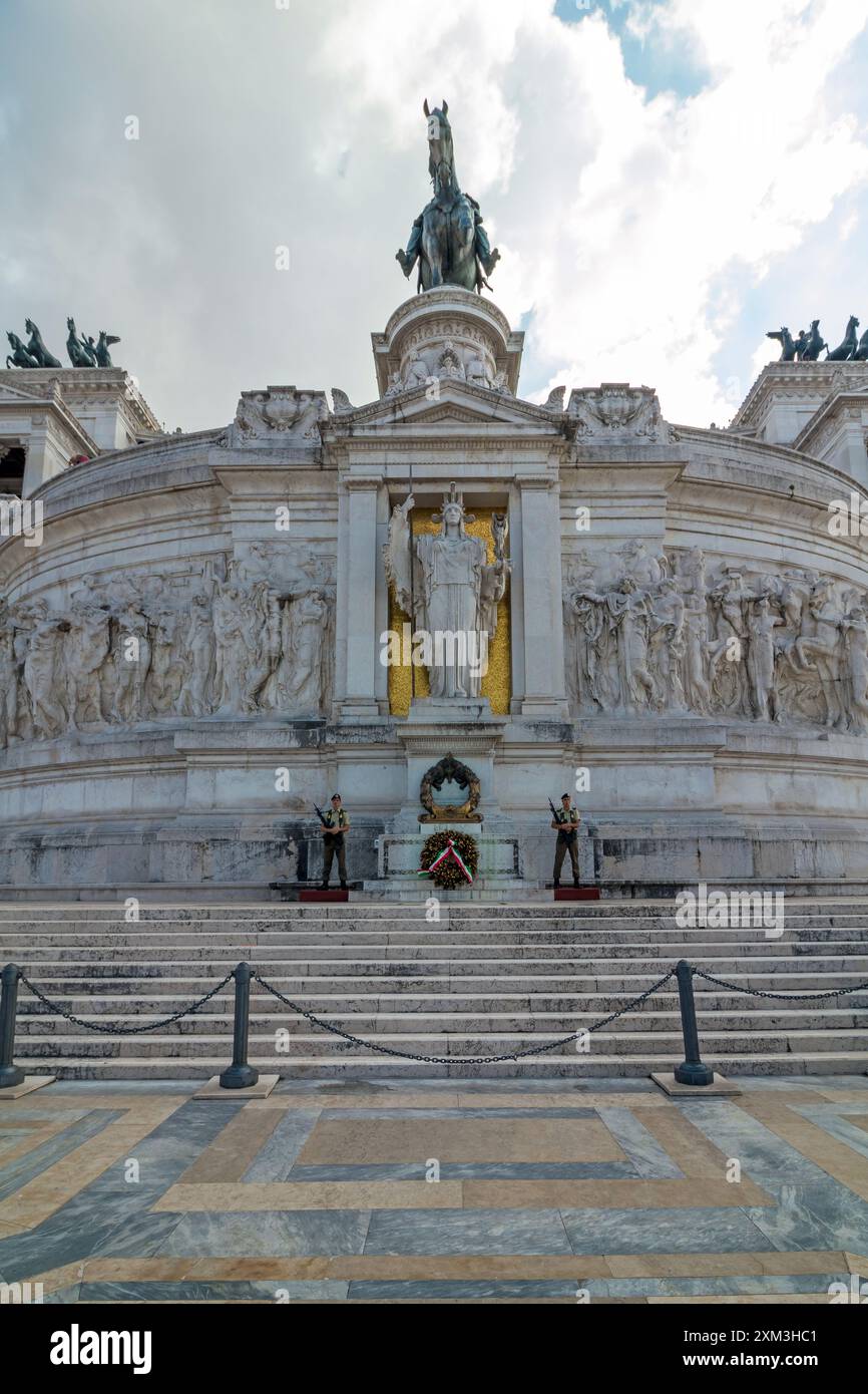 Roma piazza vittorio hi-res stock photography and images - Alamy