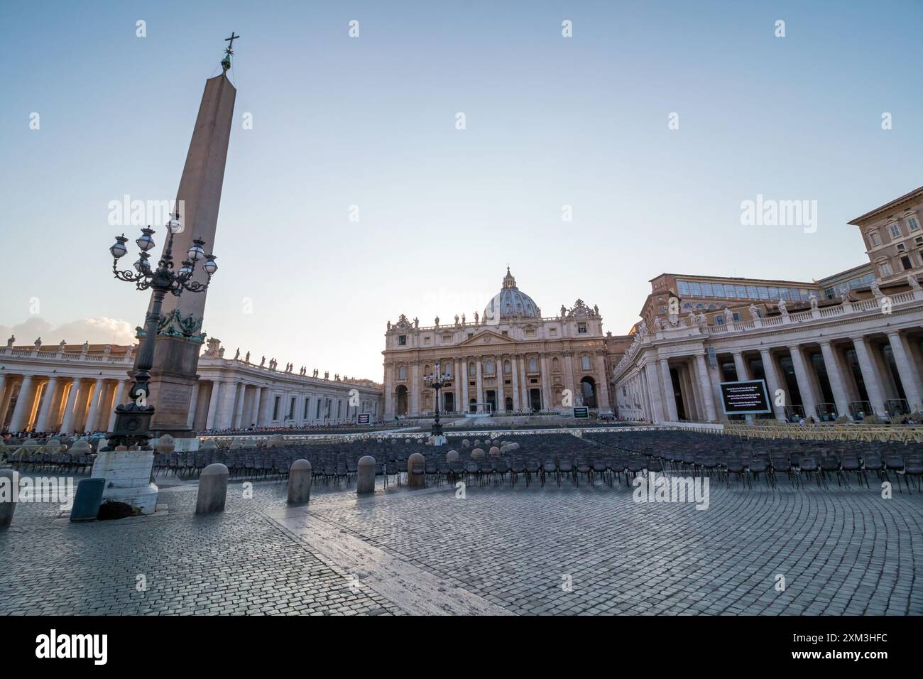 The Papal Basilica of Saint Peter in the Vatican (Basilica Papale di ...