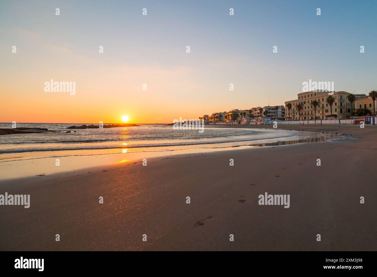 Anzio italy summer hi-res stock photography and images - Alamy
