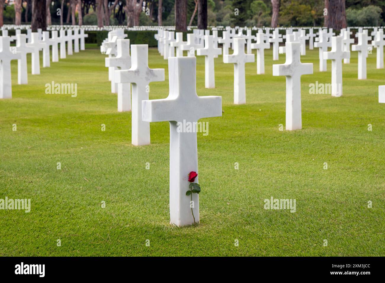 Military cemetery american soldiers Stock Photo - Alamy