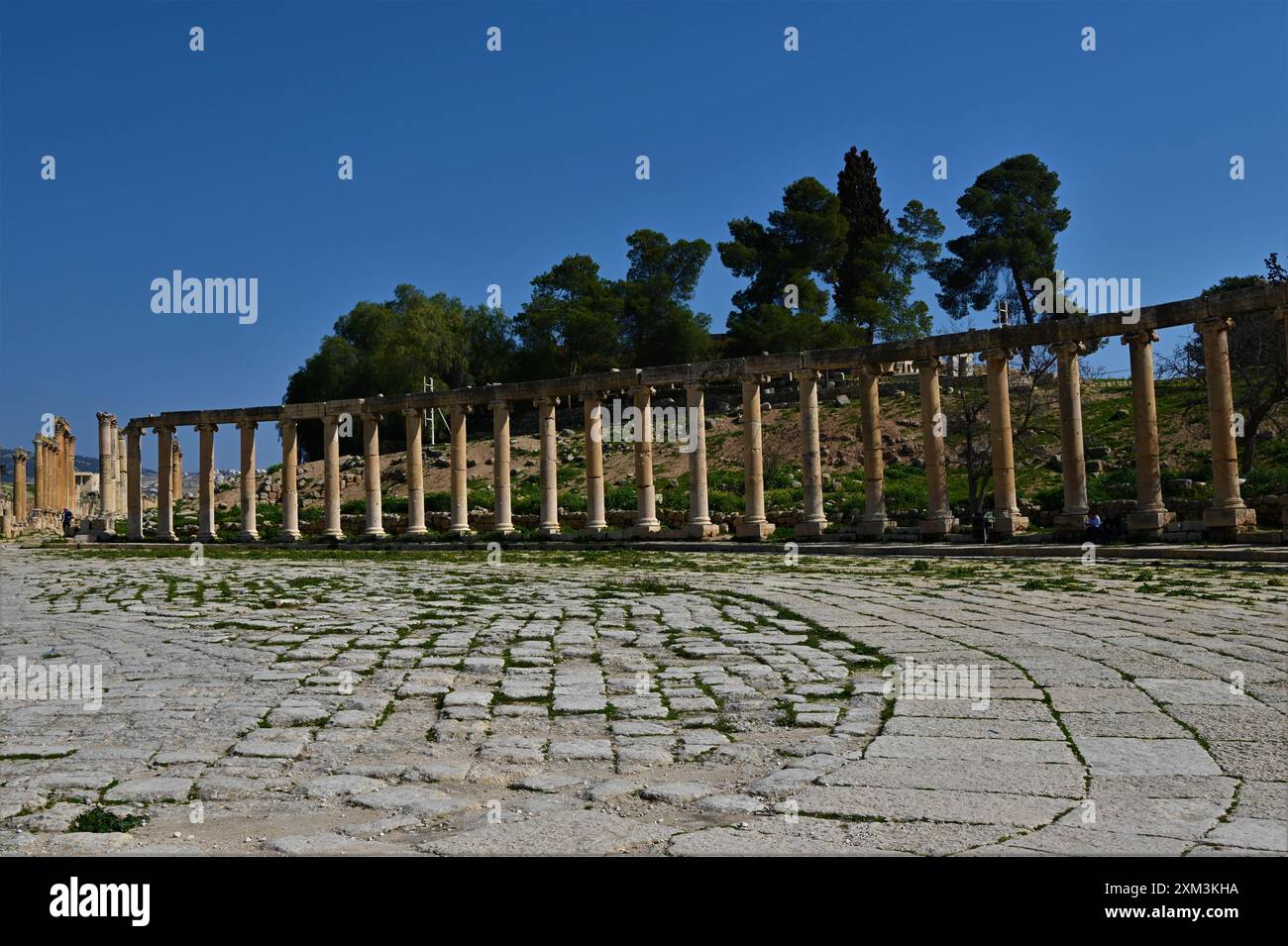 A view of the architectural ruins of the historic Roman city of Jerash ...