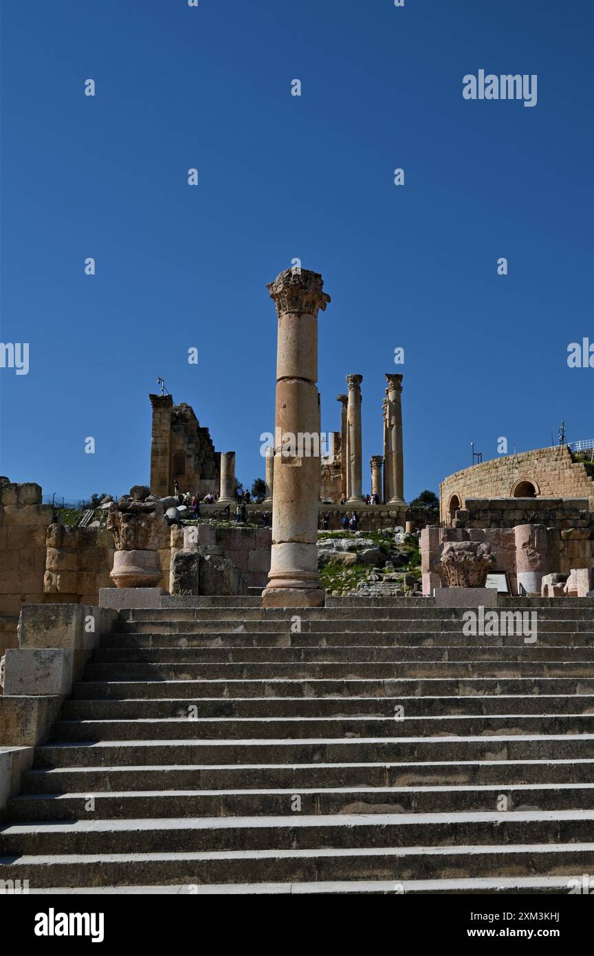 A view of the architectural ruins of the historic Roman city of Jerash ...