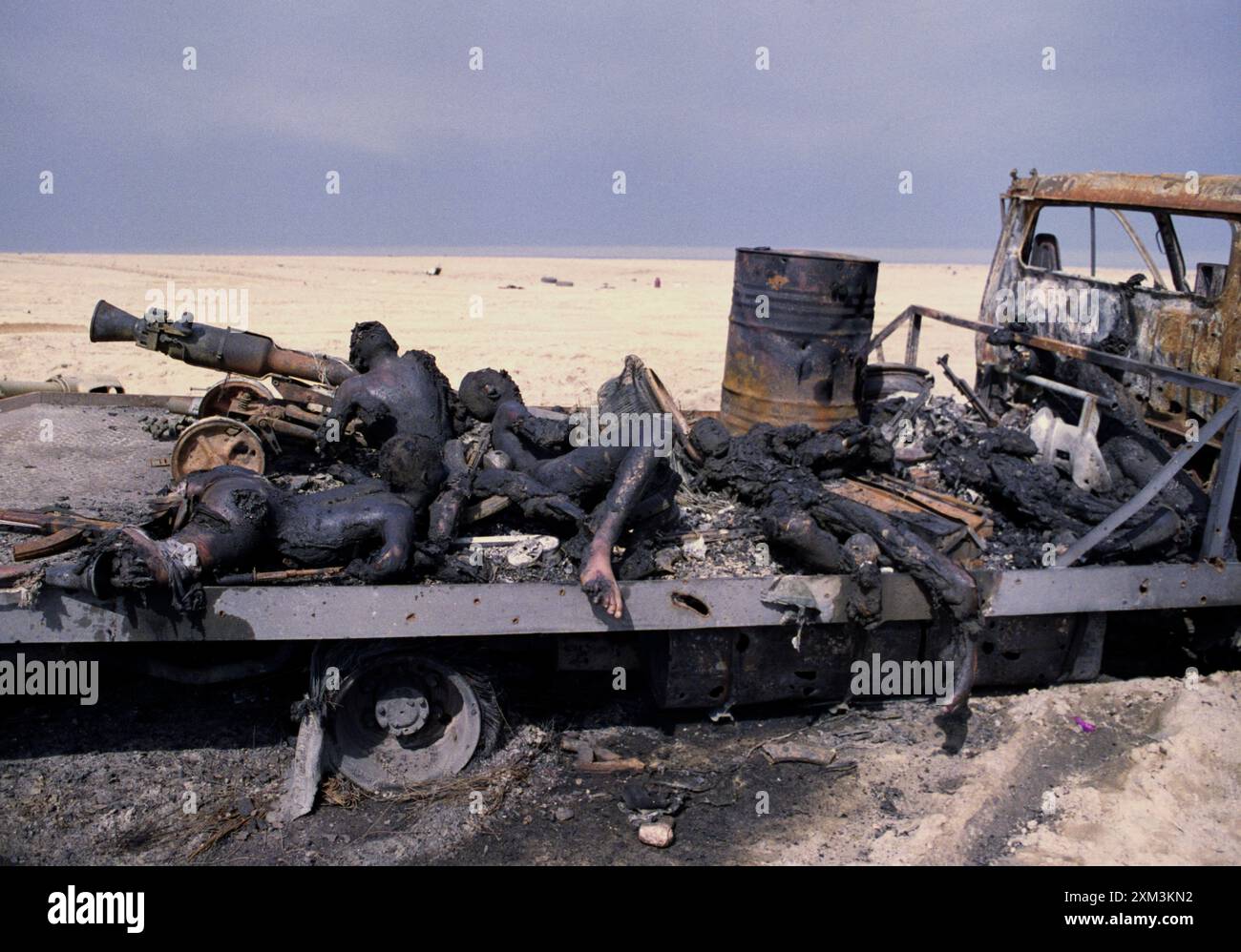 First Gulf War: 4th March 1991 Incinerated bodies of Iraqi soldiers lie ...
