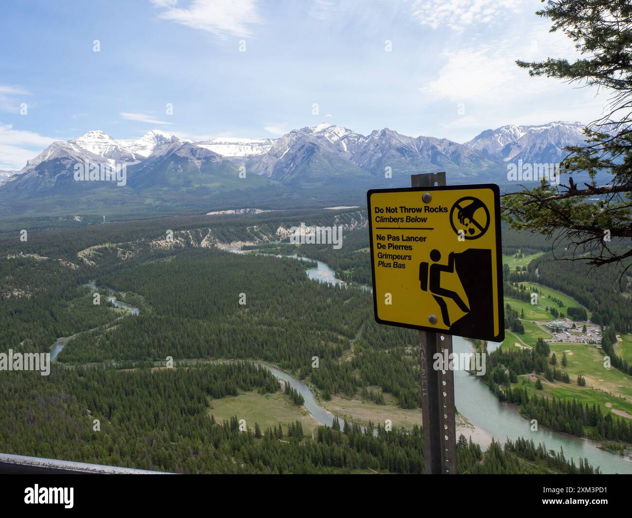 No throwing rocks sign, Tunnel Mountain, Banff, Canada Stock Photo - Alamy