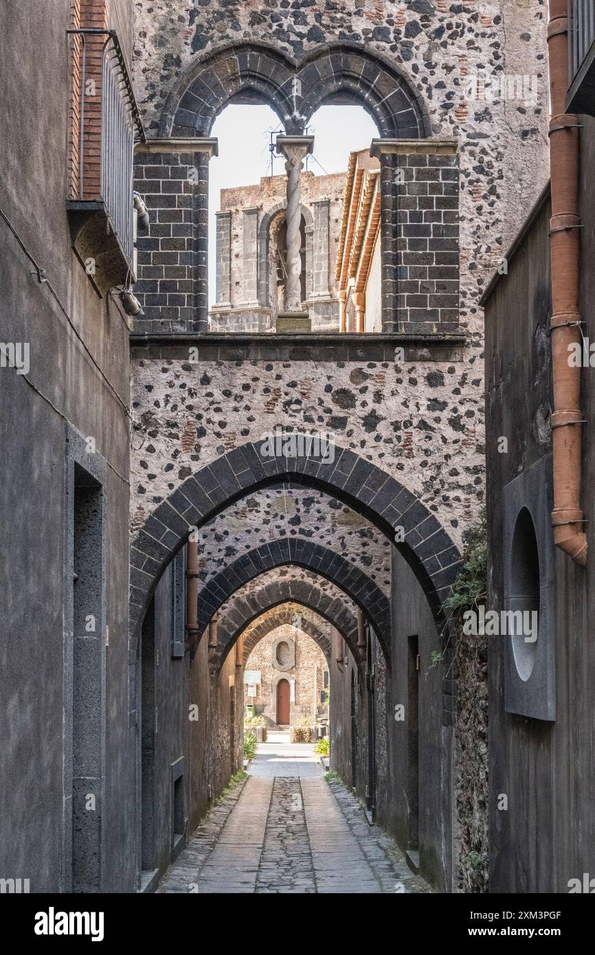 The 16c Via degli Archi (Street of the Arches) in Randazzo, Sicily ...