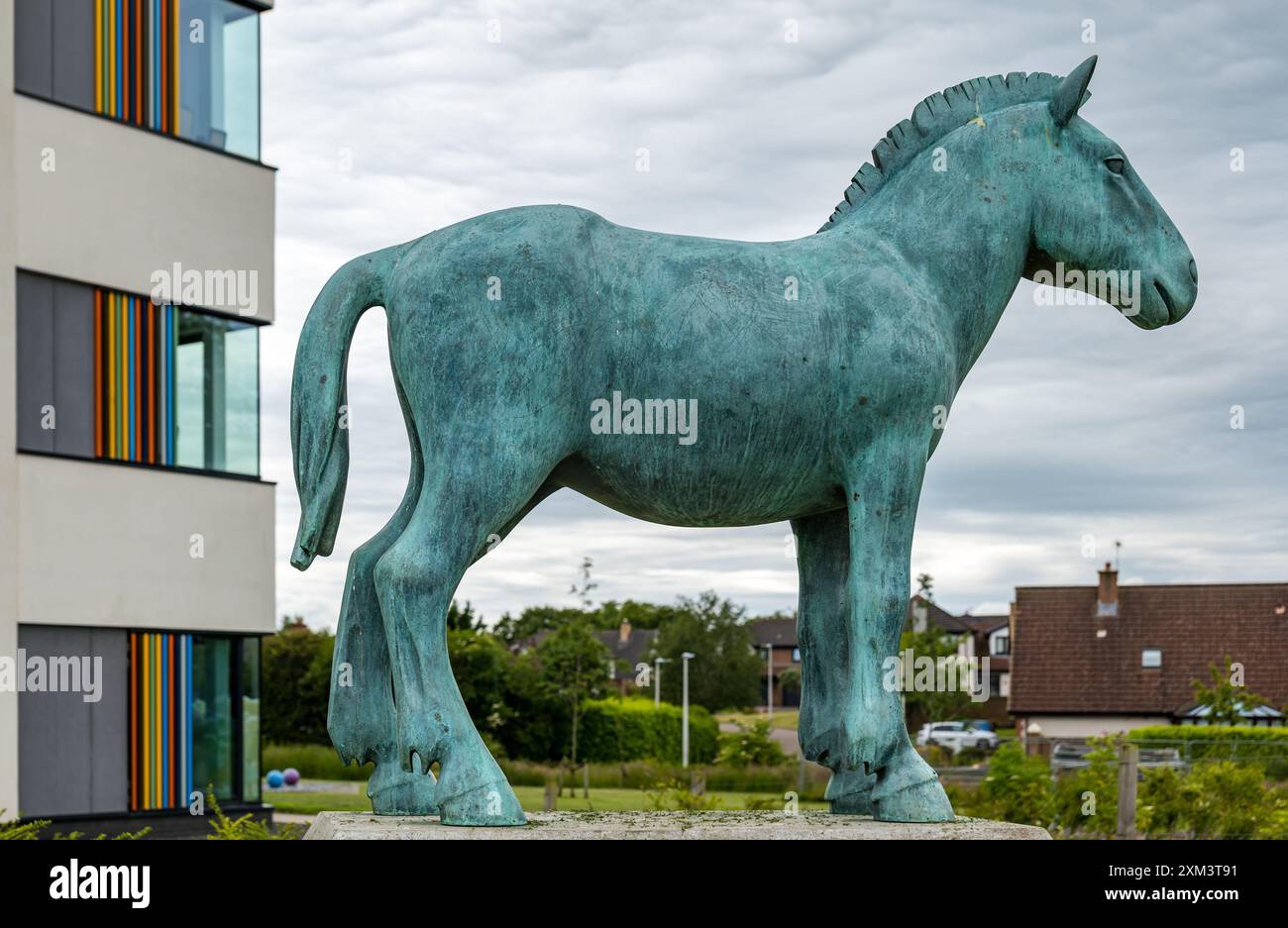 Bronze pit pony sculpture by Kenny Hunter in grounds of East Lothian ...