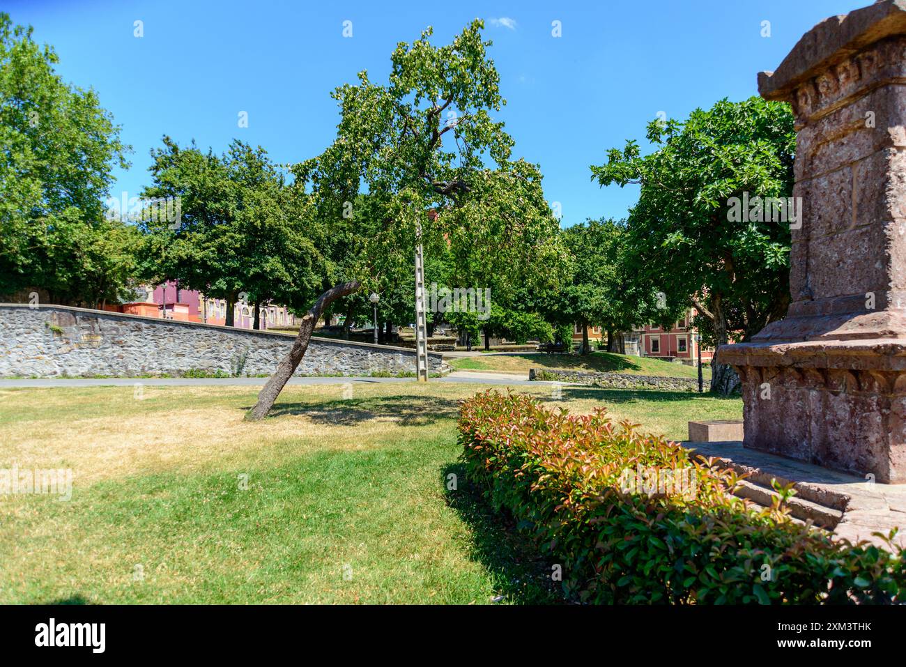 Sunlight tourism park hi-res stock photography and images - Alamy