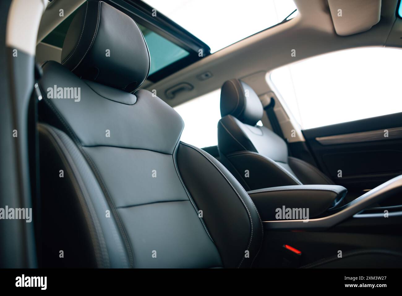 Electric sun roof car hi-res stock photography and images - Alamy