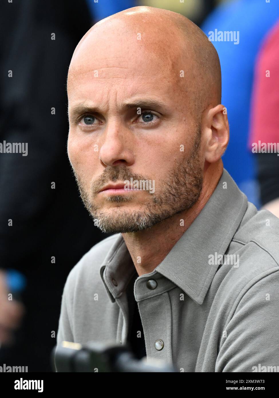 DEVENTER - Go Ahead Eagles coach Paul Simonis during the UEFA ...
