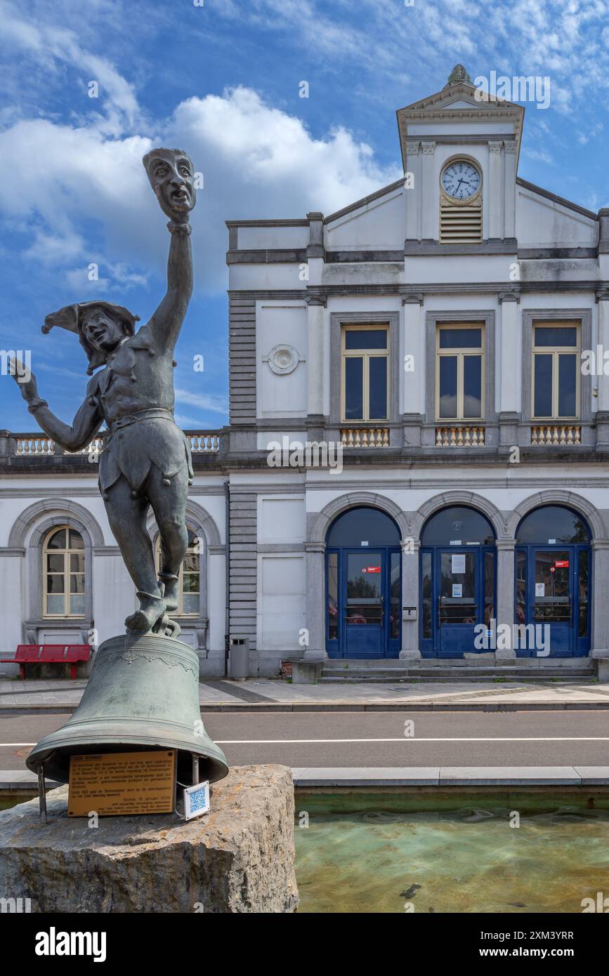 Sculpture Den Bonmo in front of railway station in the city Ronse ...