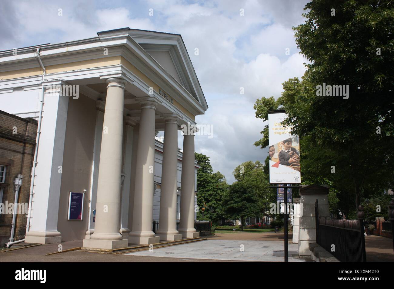 The Leicester Museum and Art Gallery by New Walk, Leicester, England ...