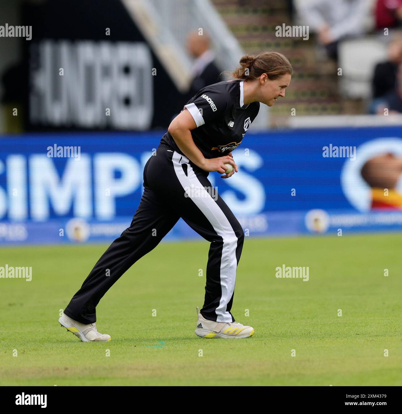 Cricket kim garth hi-res stock photography and images - Alamy