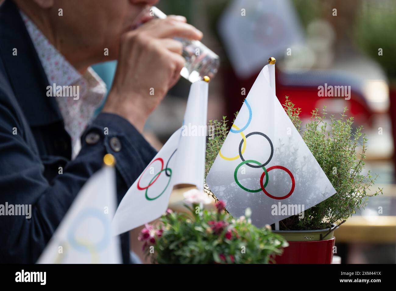 Paris, Germany. 25th July, 2024. Before the Summer Olympics, Olympia Paris 2024, small flags ...