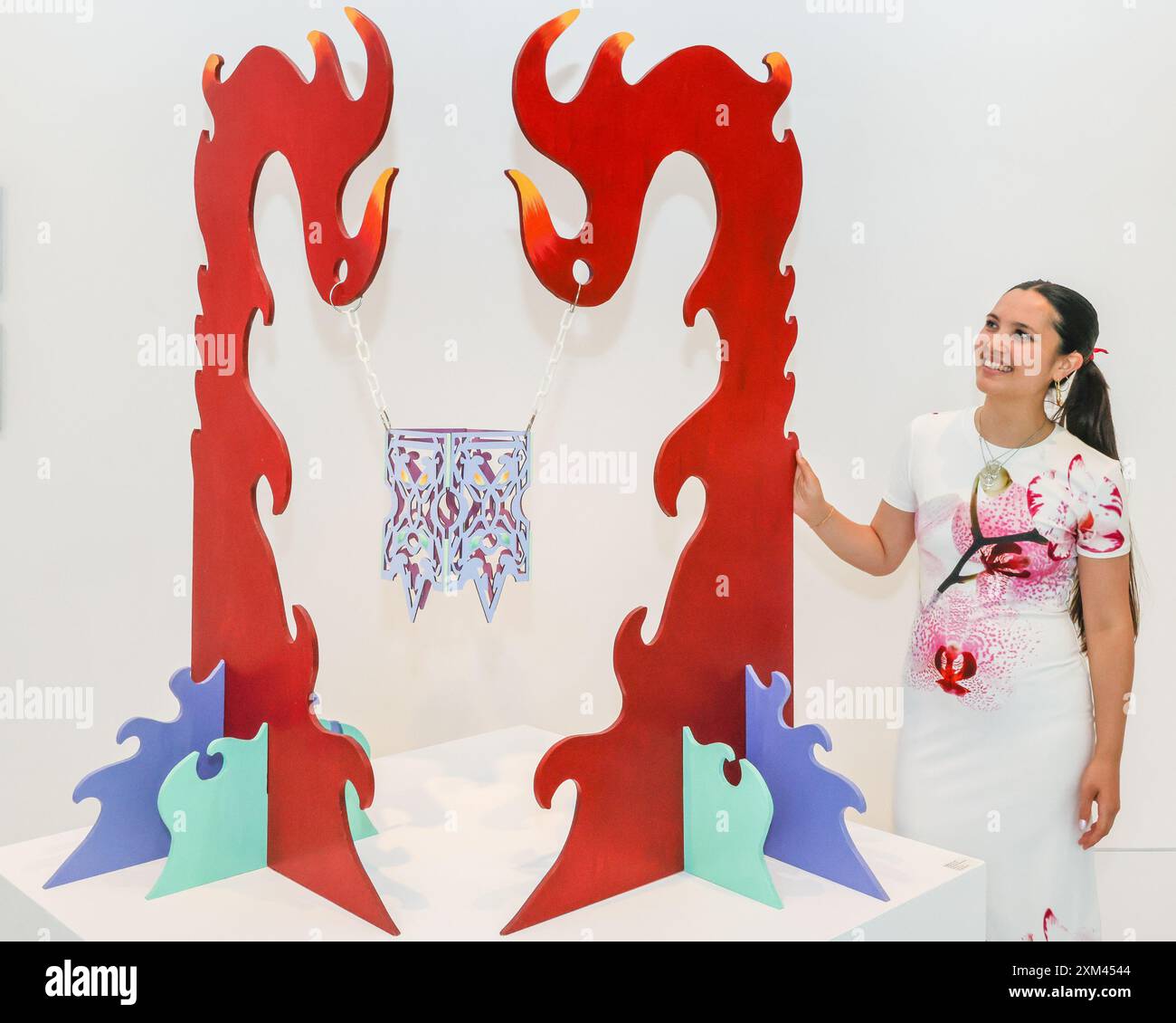 London, UK. 25th July, 2024. Artist Hannah Lim with her work 'Shards of ...