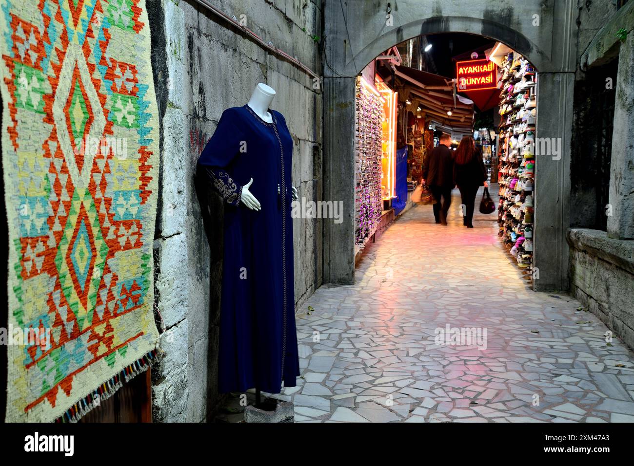 Clothing market istanbul turkey hi-res stock photography and images - Alamy