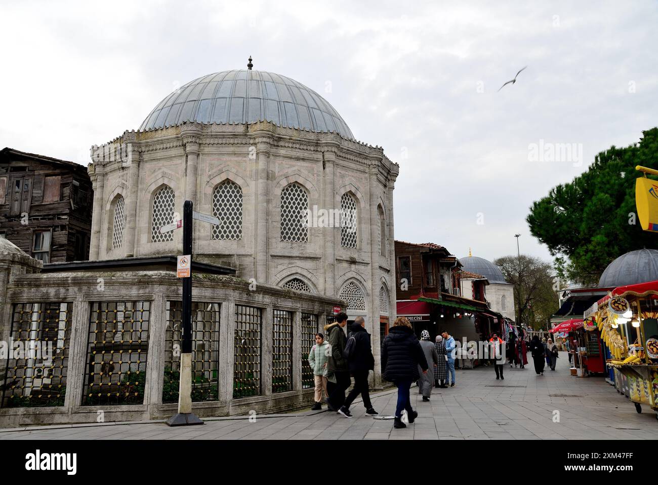 Eyup cemetery istanbul hi-res stock photography and images - Alamy