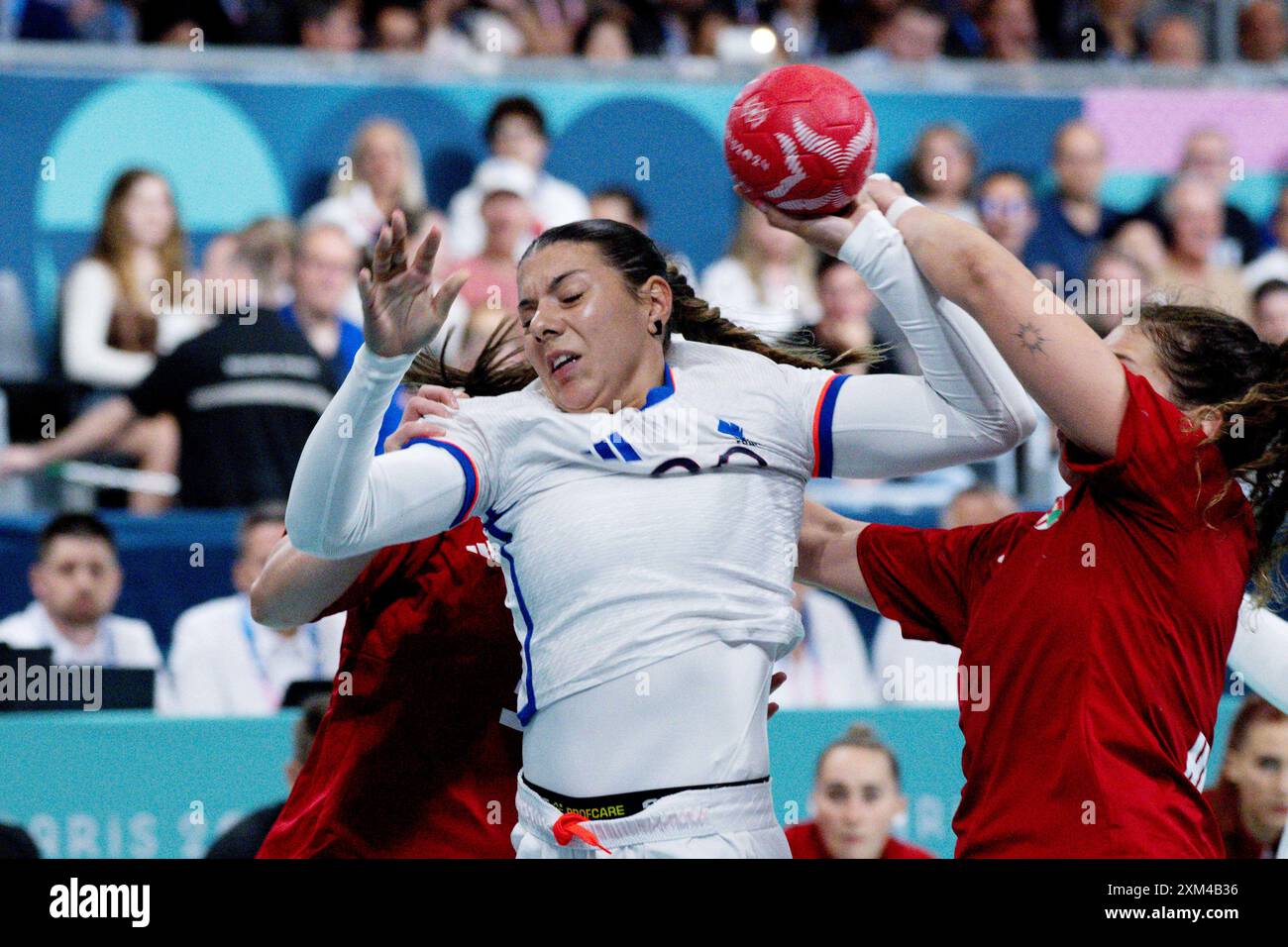 Laura Flippes of France, Handball, Women's Preliminary Round Group B ...