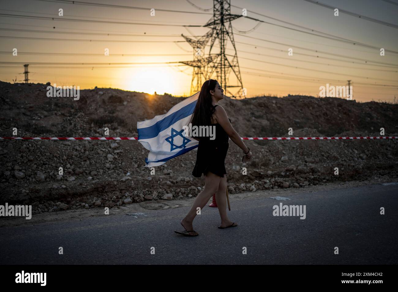 Woman holding israeli flag hi-res stock photography and images - Alamy