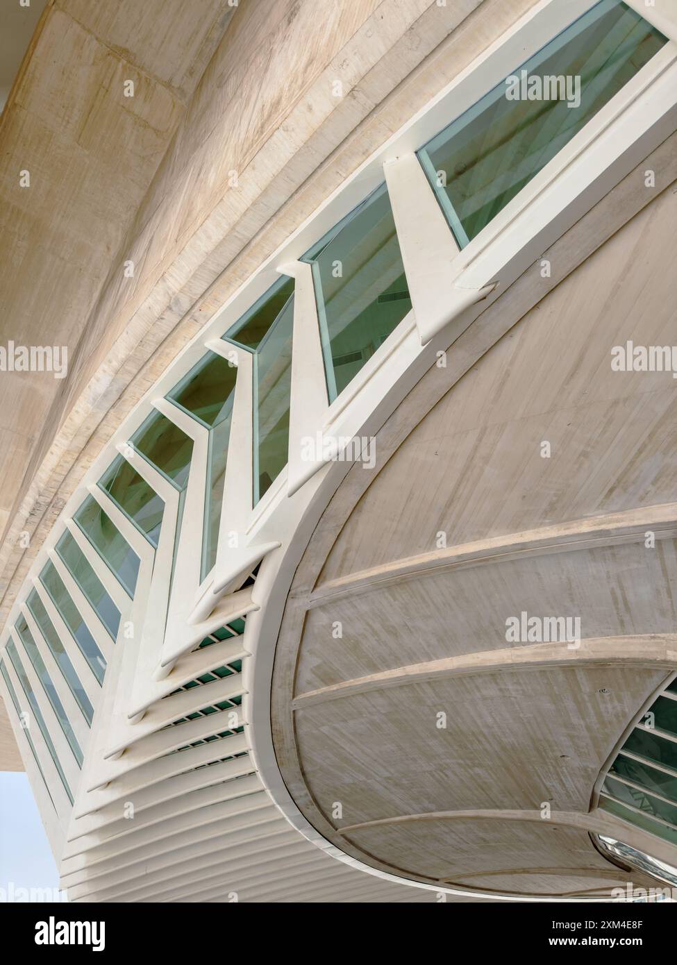 Curved panels hi-res stock photography and images - Alamy