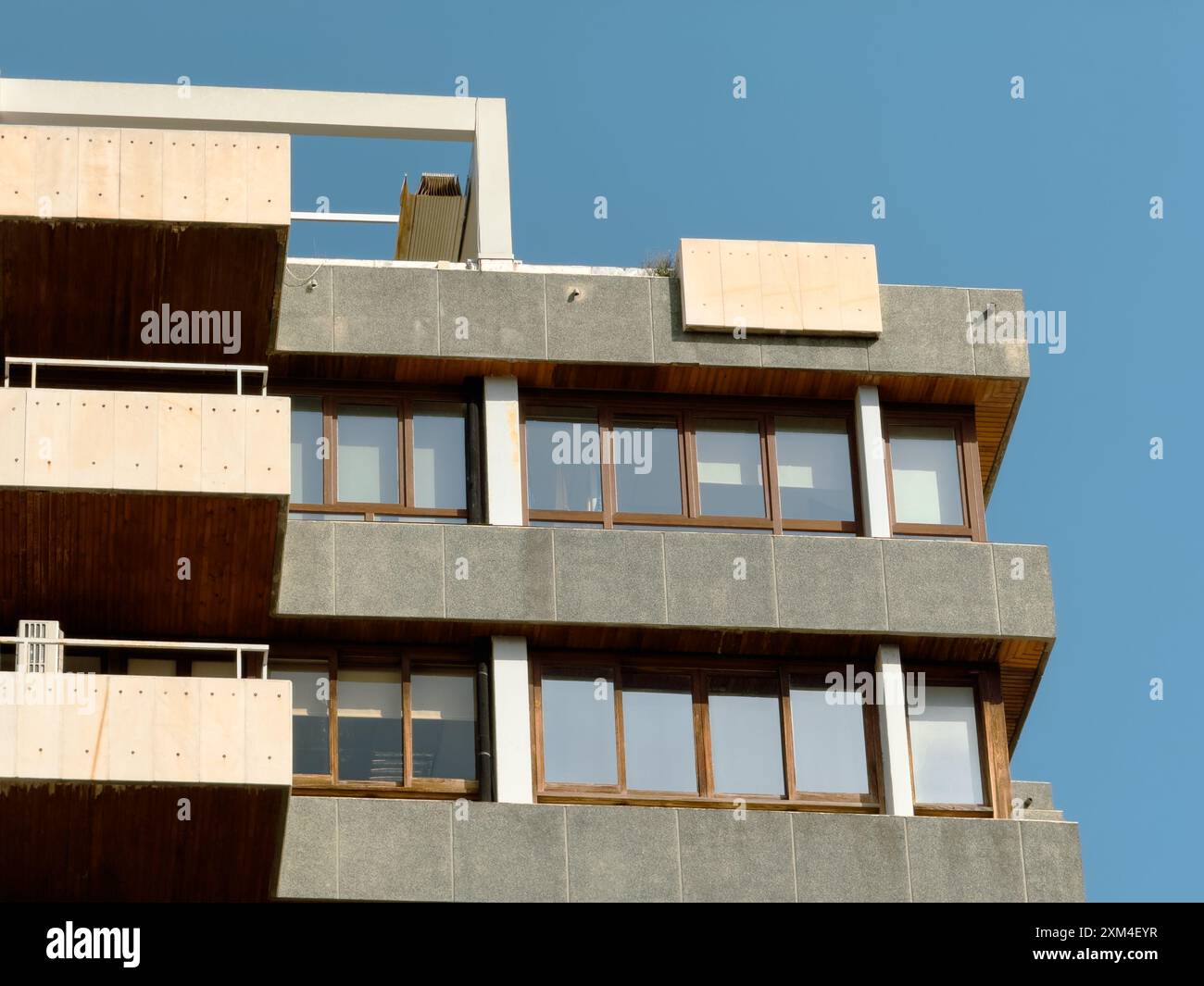 Innovative modern building in Valencia featuring a roof garden ...