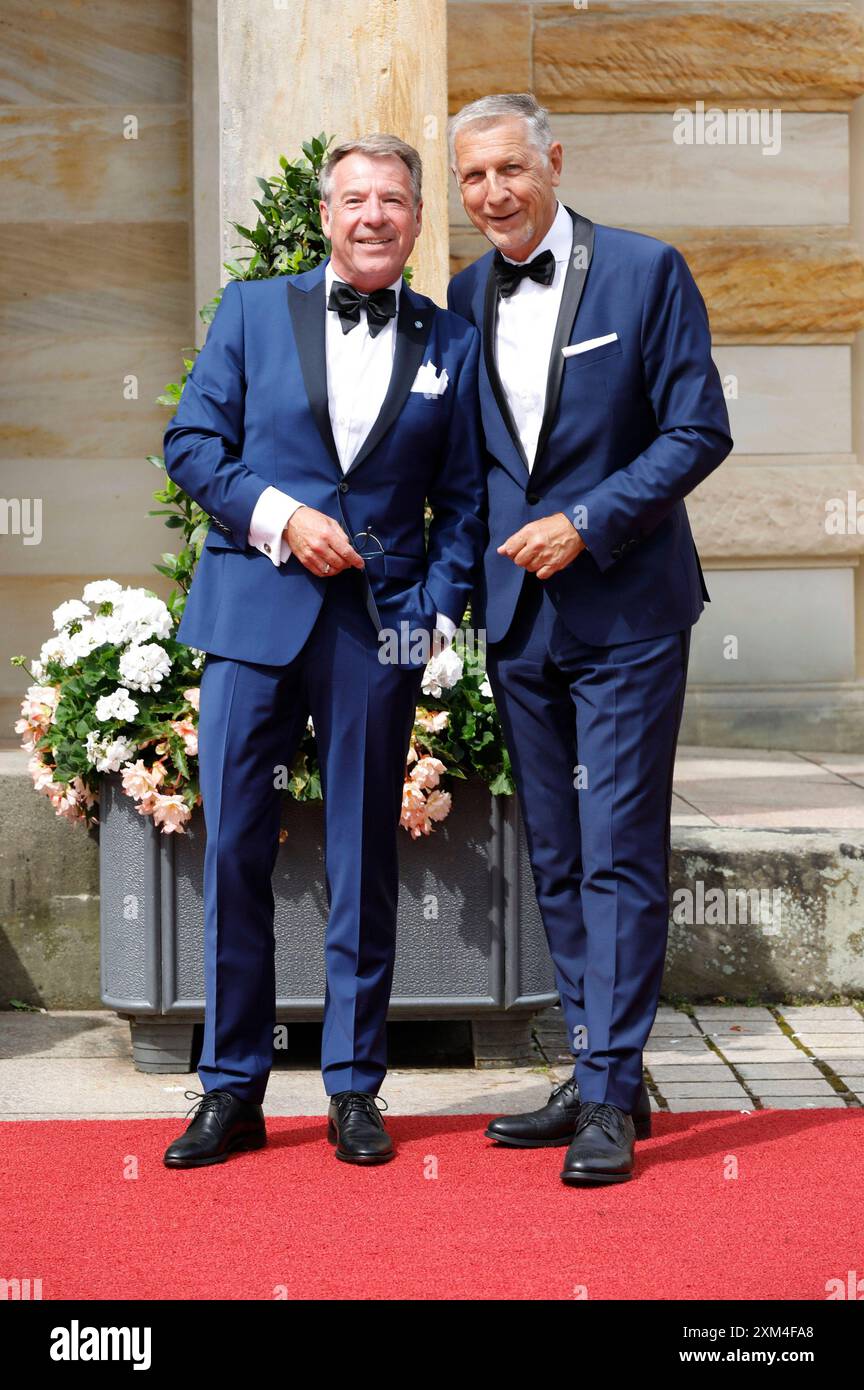 Patrick Lindner mit Ehemann Peter Schäfer bei der Eröffnung der 112 ...